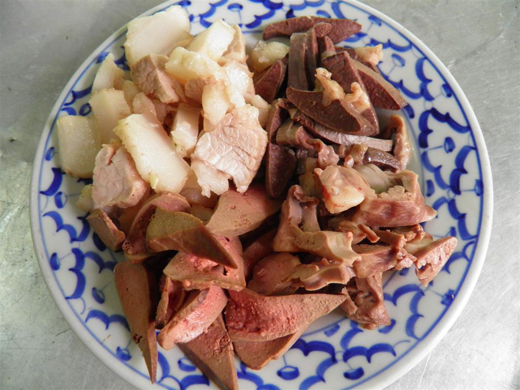 Cooking with May: Lab moo (Spicy minced pork cooked northern style) My ...