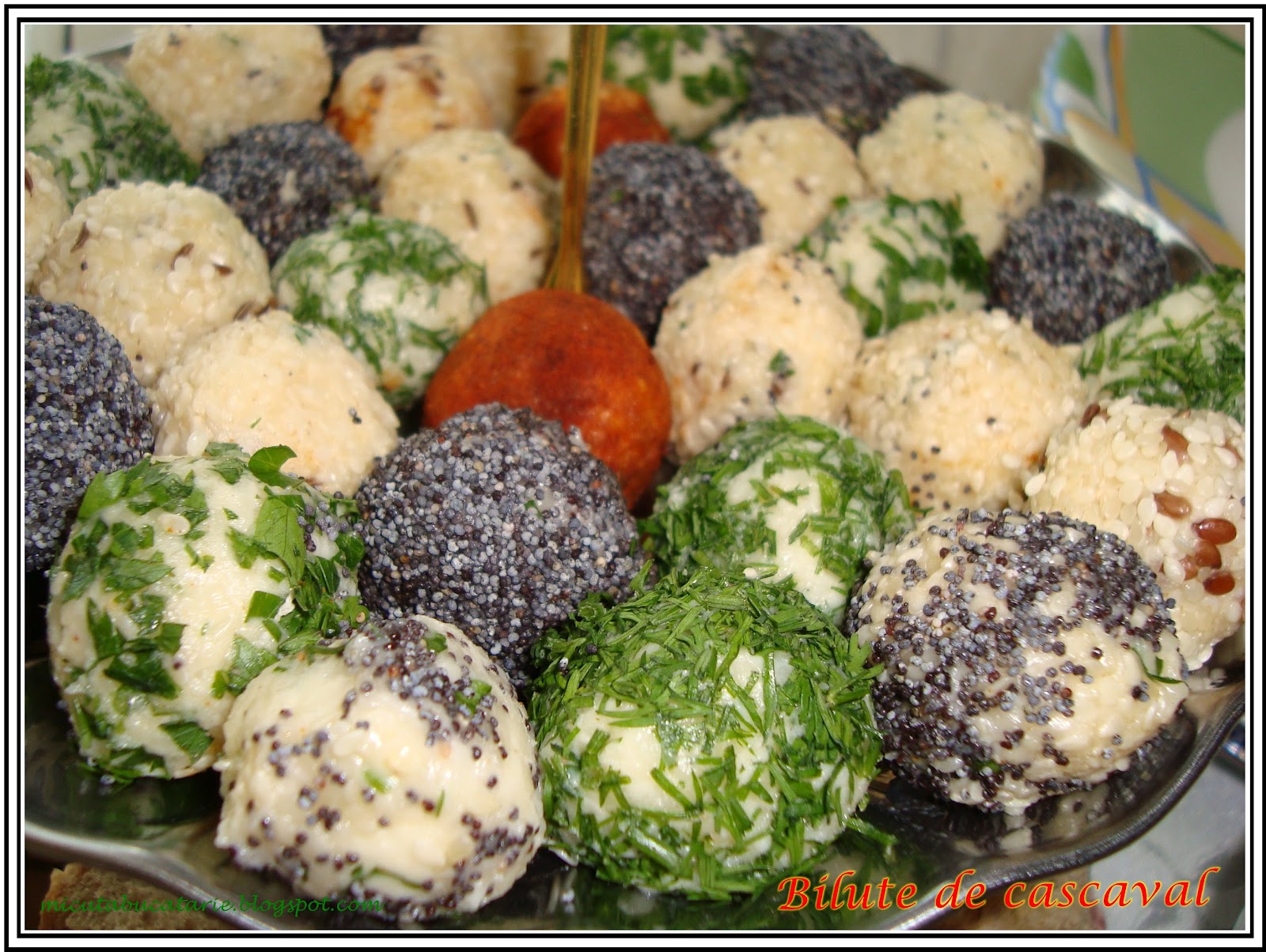 Micuta bucatarie a Ramonei: Bilute de cascaval