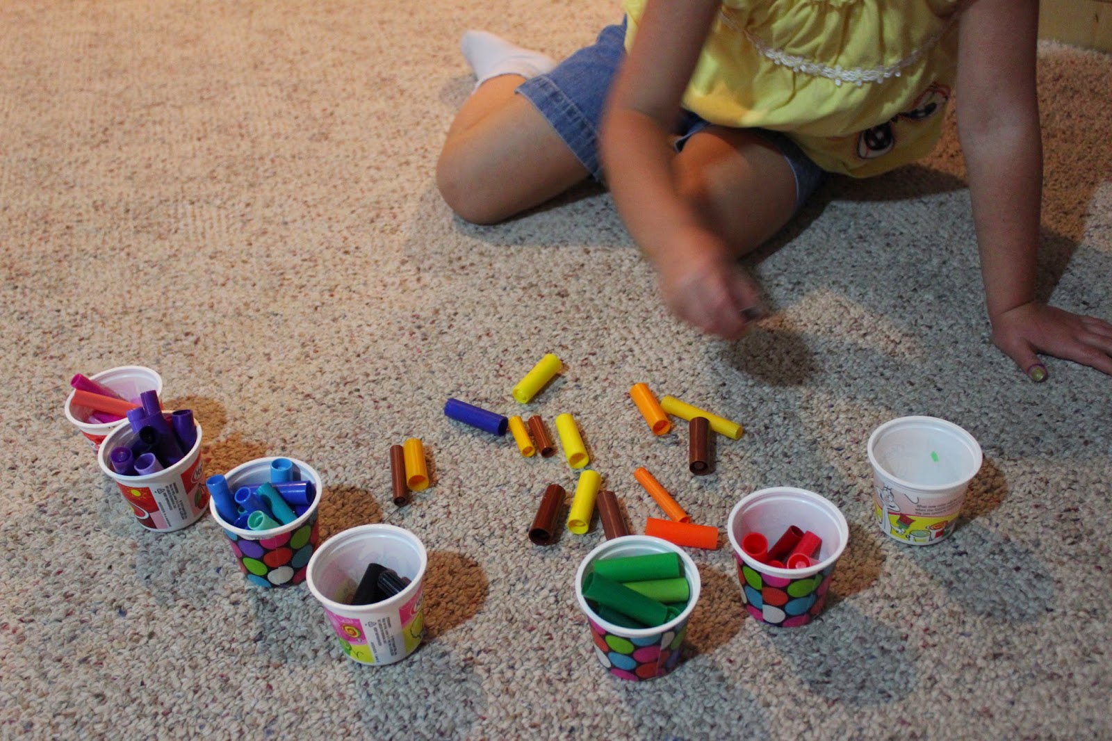 4chairs+1desk=organized chaos: Marker Lid Sorting