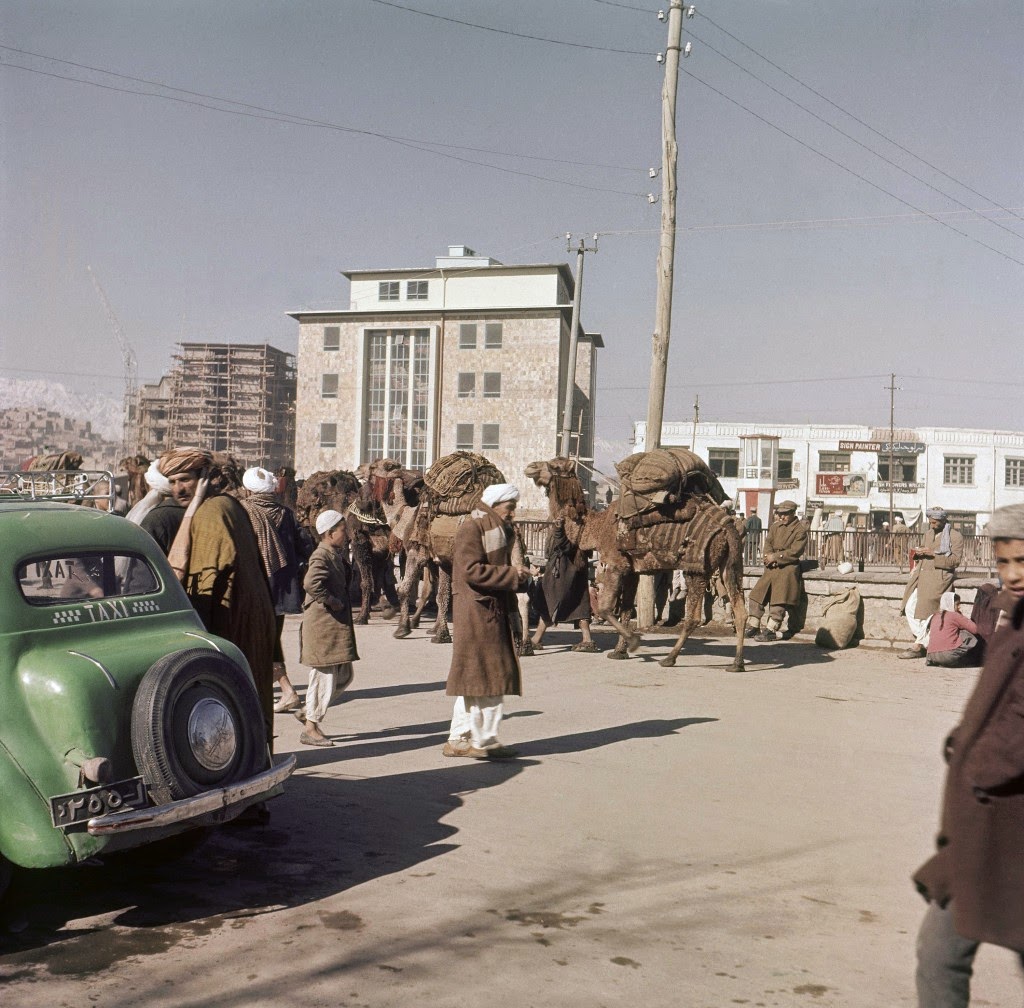 20 Wonderful Color Photographs Capture Street Scenes of Kabul ...