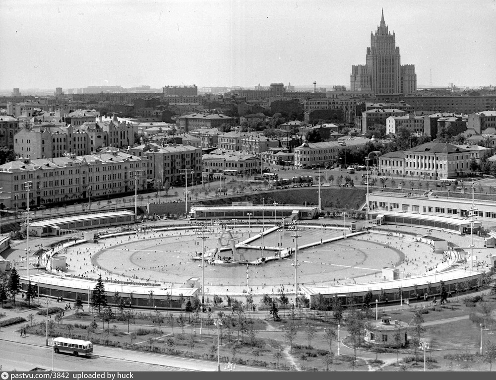 The Moscow Cathedral That Was Once a Swimming Pool | Amusing Planet