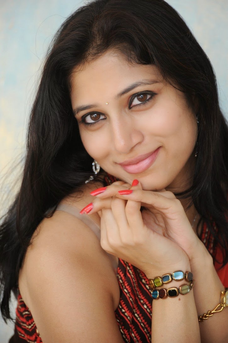 Actress HD Gallery: actress Usha latest hd photo stills