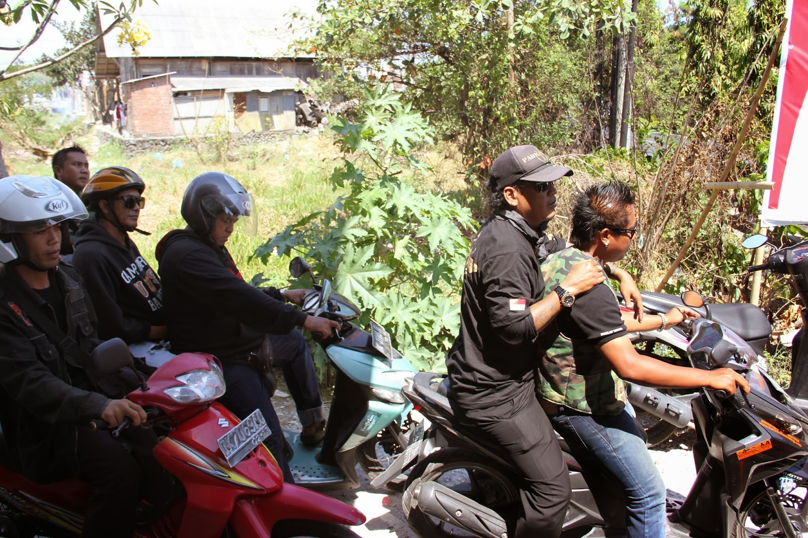 KORLAP LEGIAN: FOTO HUT LASKAR BALI KE 12