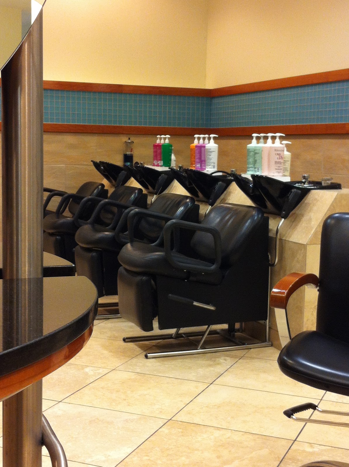 R&R: Robes & Repose: Review: Fiorio Salon Yonge Location