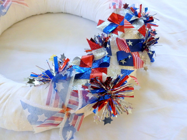 Project Bazaar: Pinwheels and Fireworks Wreath Tutorial