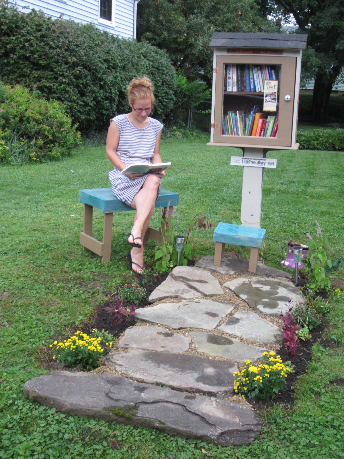A blog about art, adventure, and life!: Little Free Library