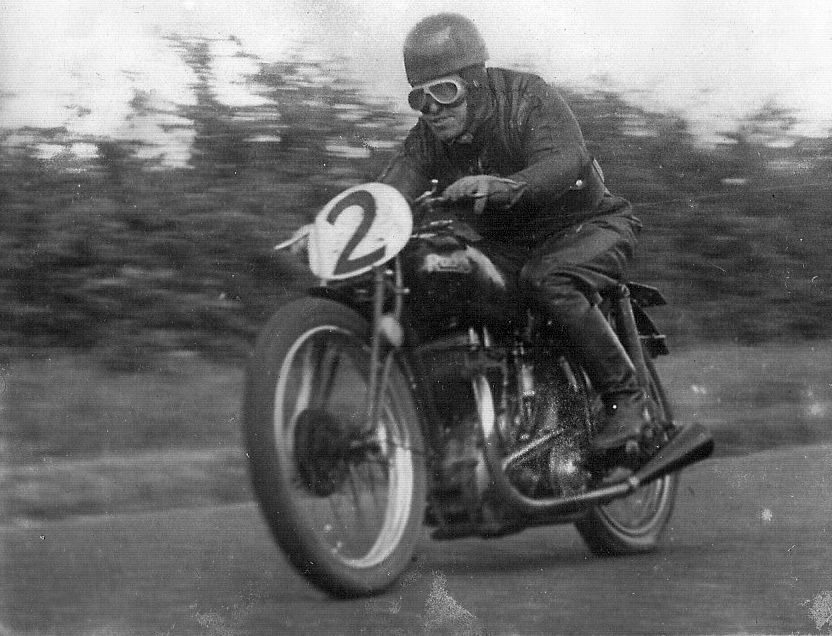 The Velobanjogent: The Velobanjogent has many small folders in his ...