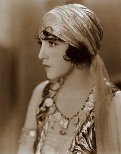 My Love Of Old Hollywood: Bebe Daniels (1901-1971)