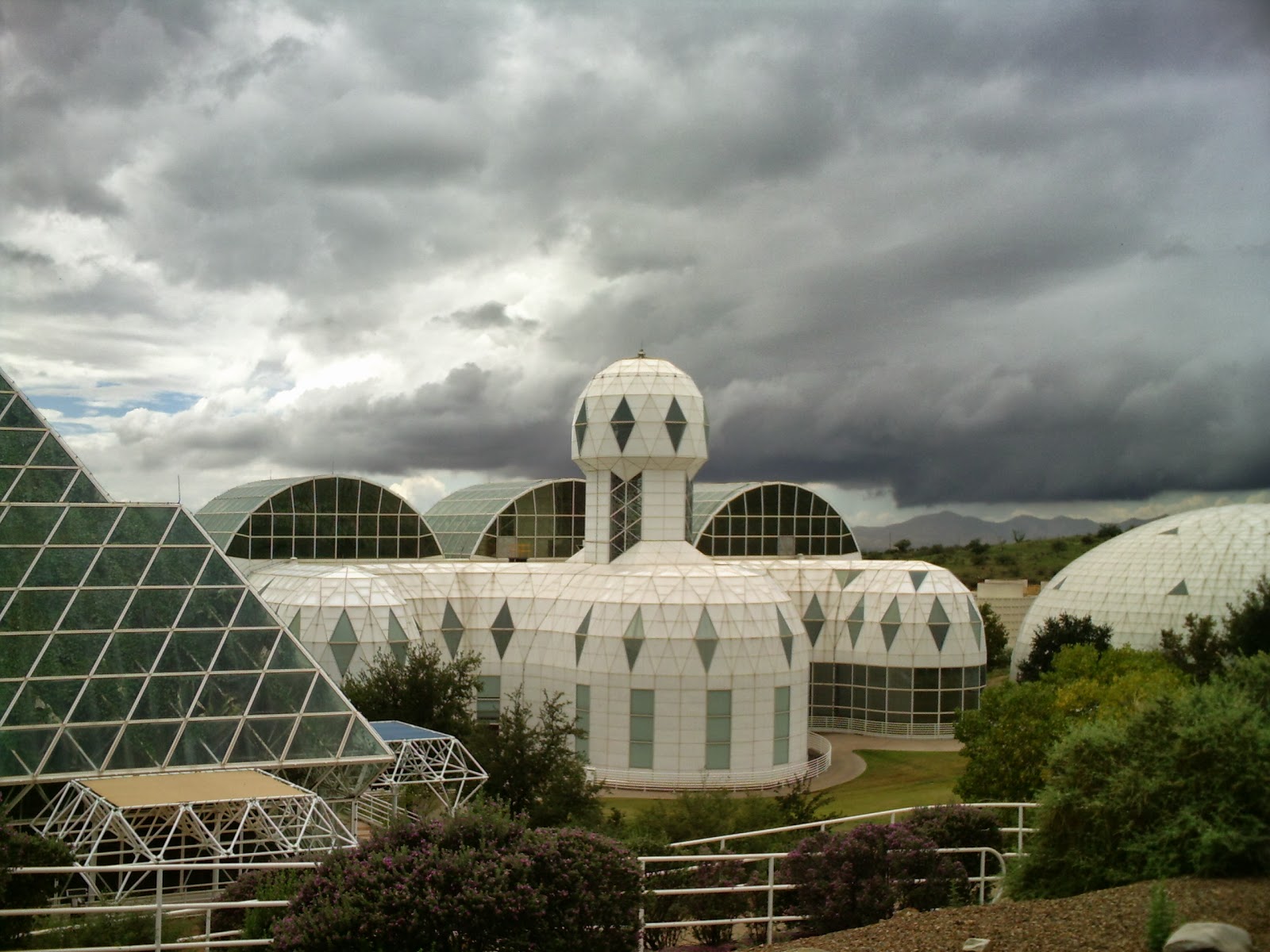 The Brando Blog!: Biosphere near Tucson, AZ Sept. 9