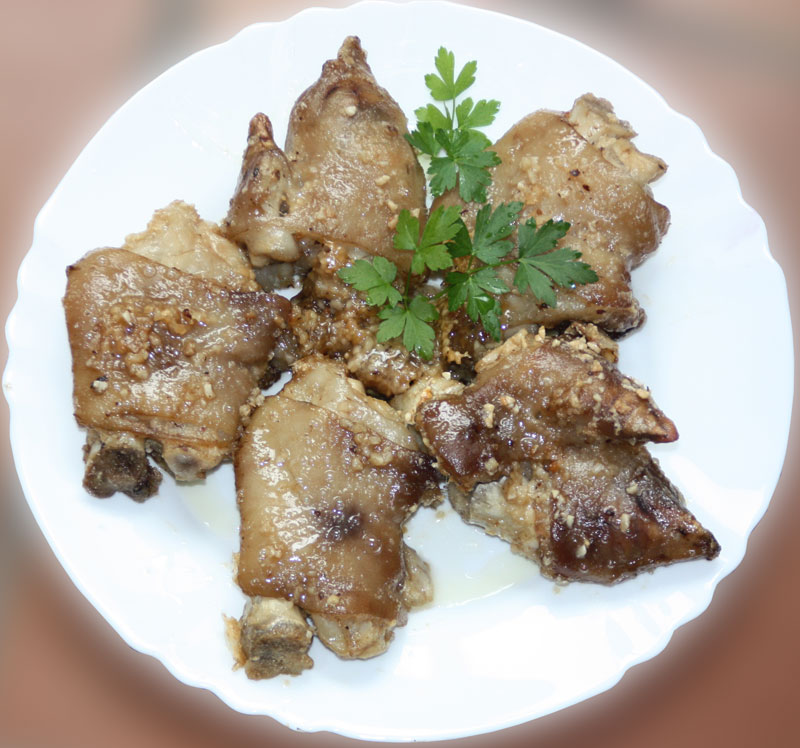 Hoy cocino yo: Patas de gorrino al horno con almendras