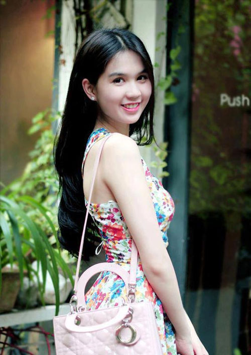 Ngoc Trinh Beautiful with maxi flower skirt | 1000asianbeauties