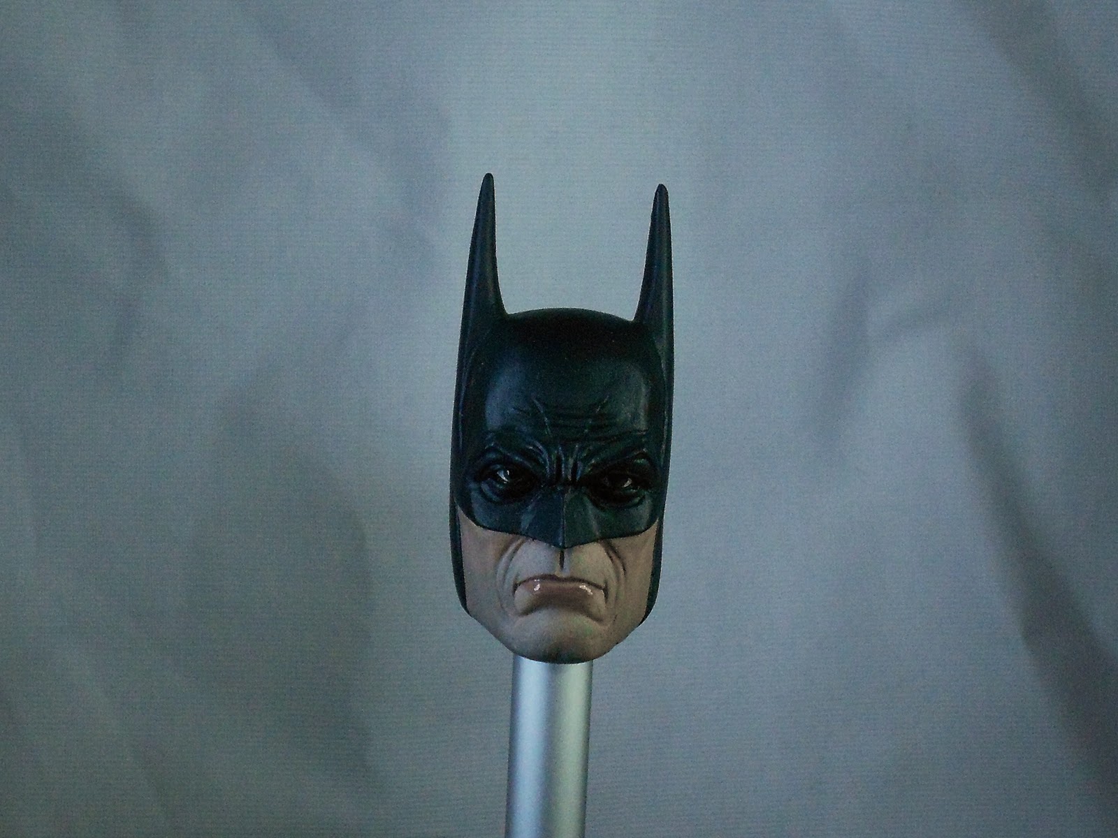 Petes Custom 1/6 Figures: Alex Ross Batman & Ash Commissions