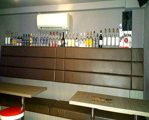 Walk Walk Look Look Eat Eat: Bazuka Café Bar