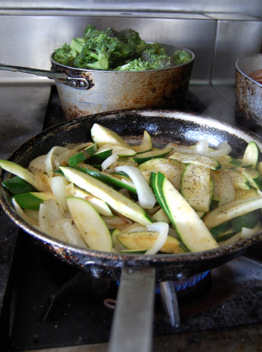 ROSTI TUSCAN KITCHEN: Vegetable Side Dish: Broccoli and Zucchini