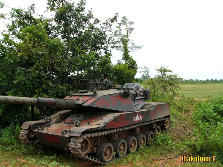 THAIDEFENSE-NEWS: ภาพรถถังเบา Commando Stingray (ม.พัน.6) "สวนสนาม"