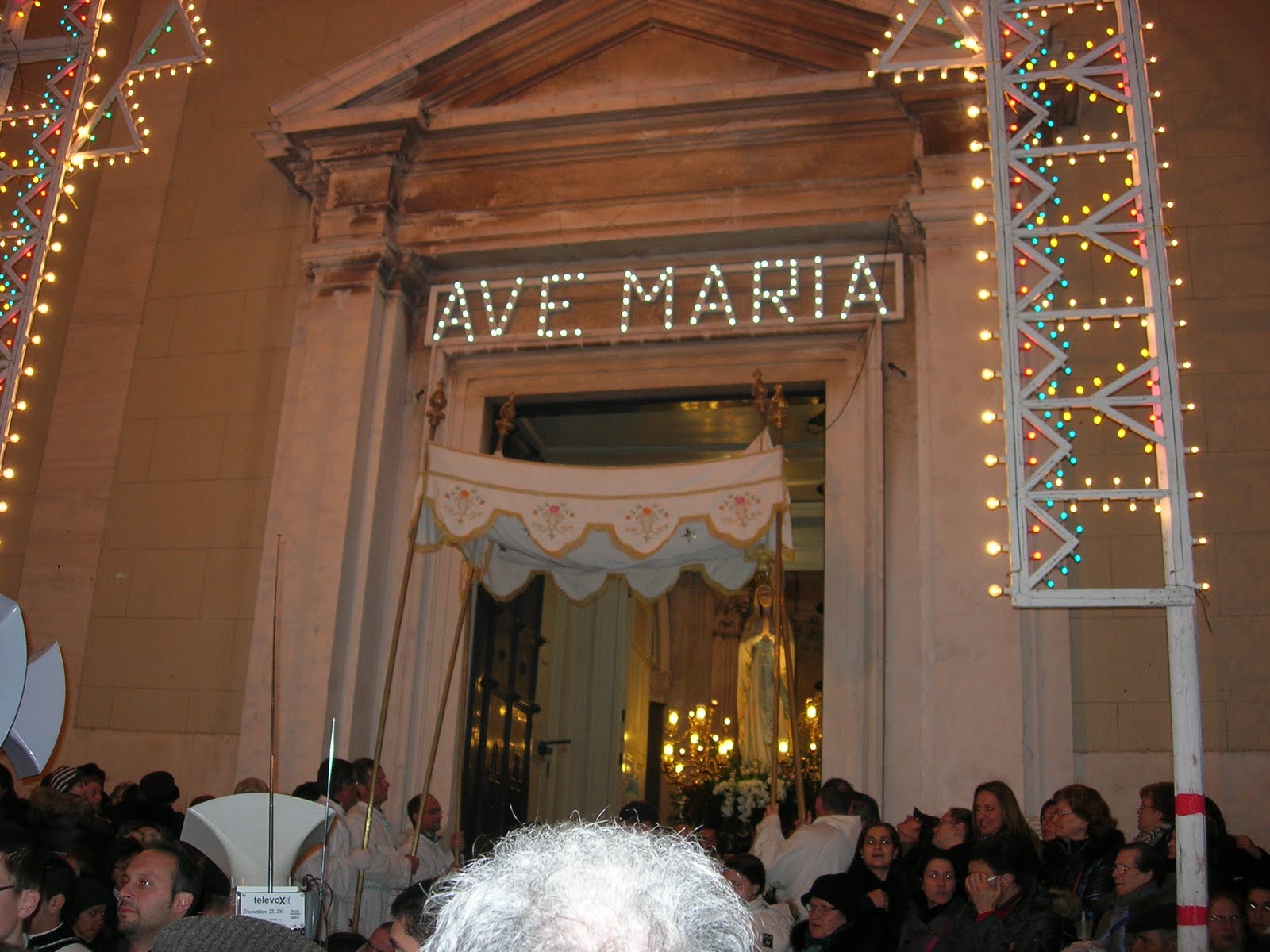 Voci e colori del Sud: Processione della Madonna di Lourdes a Molfetta