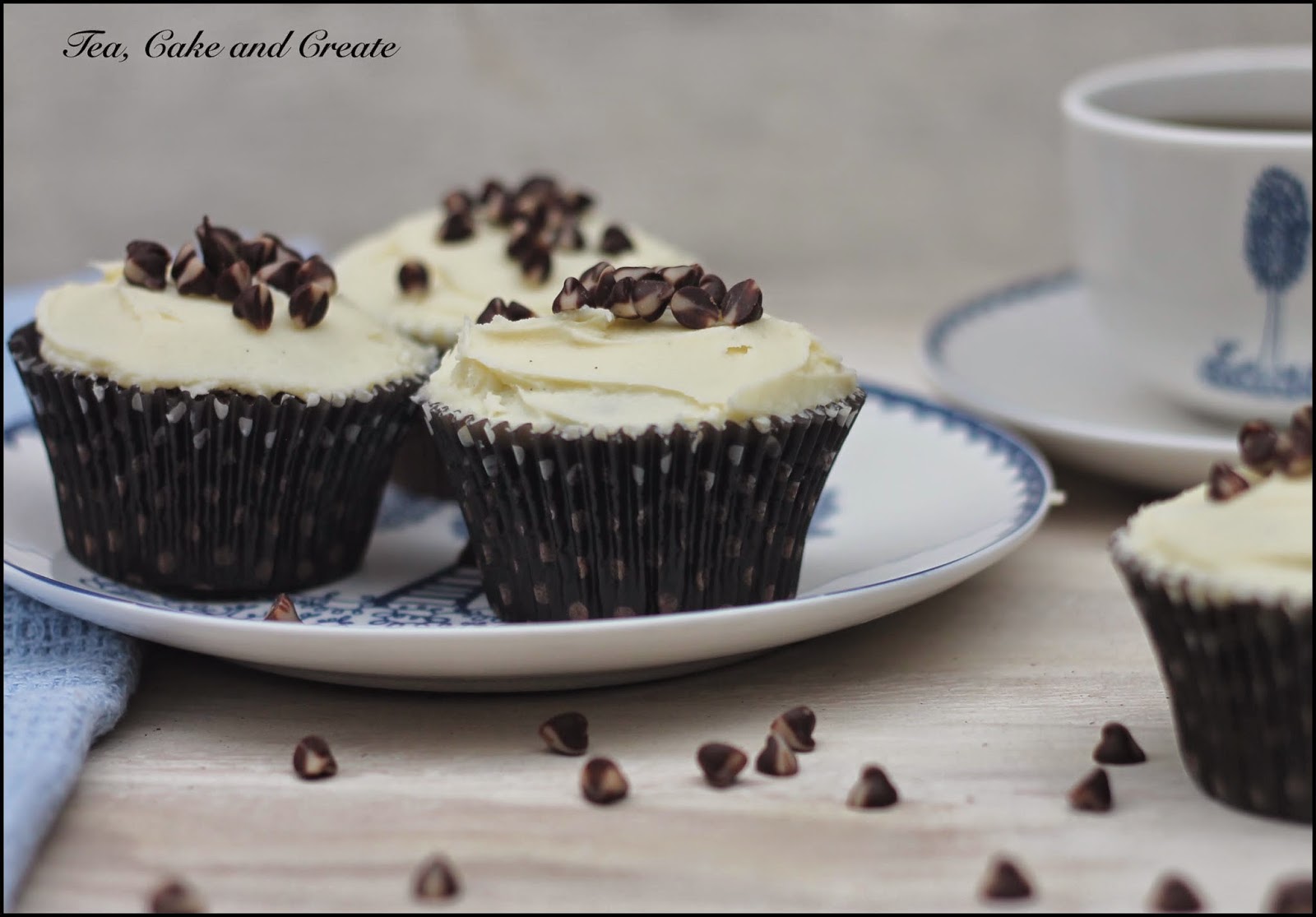 Tea, Cake & Create: Top Deck Cupcakes