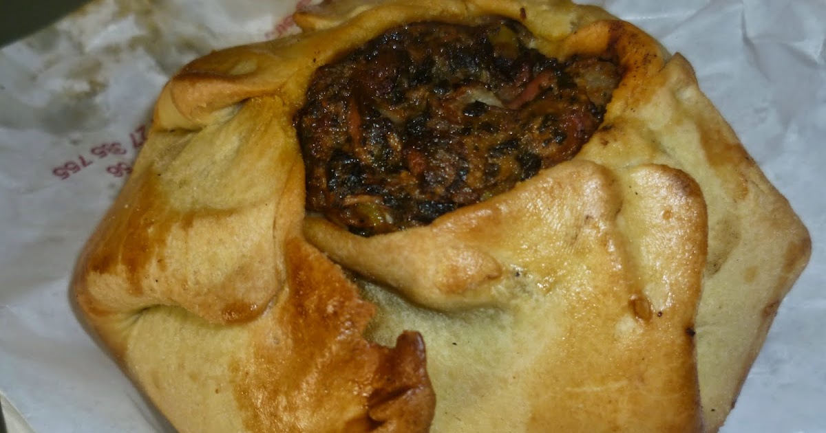 I'm Turning 60...: Anna Sultana's Qassatat tal-Pizelli, Small Pies with ...