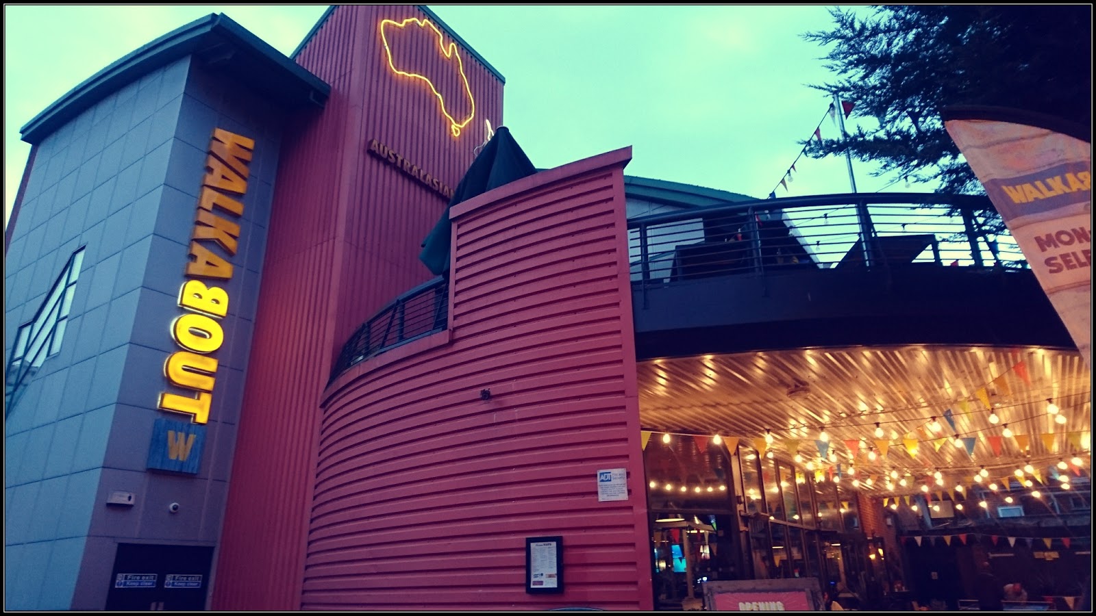 United Cakedom: Walkabout - Reading, Berkshire {restaurant review}