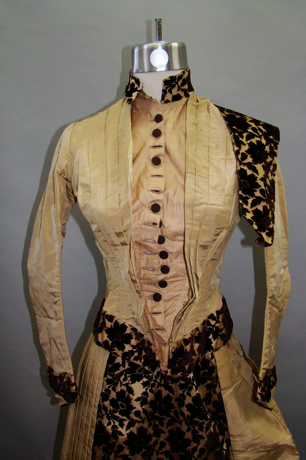 All The Pretty Dresses: 1880's Yellow & Black Bustle Era Outfit