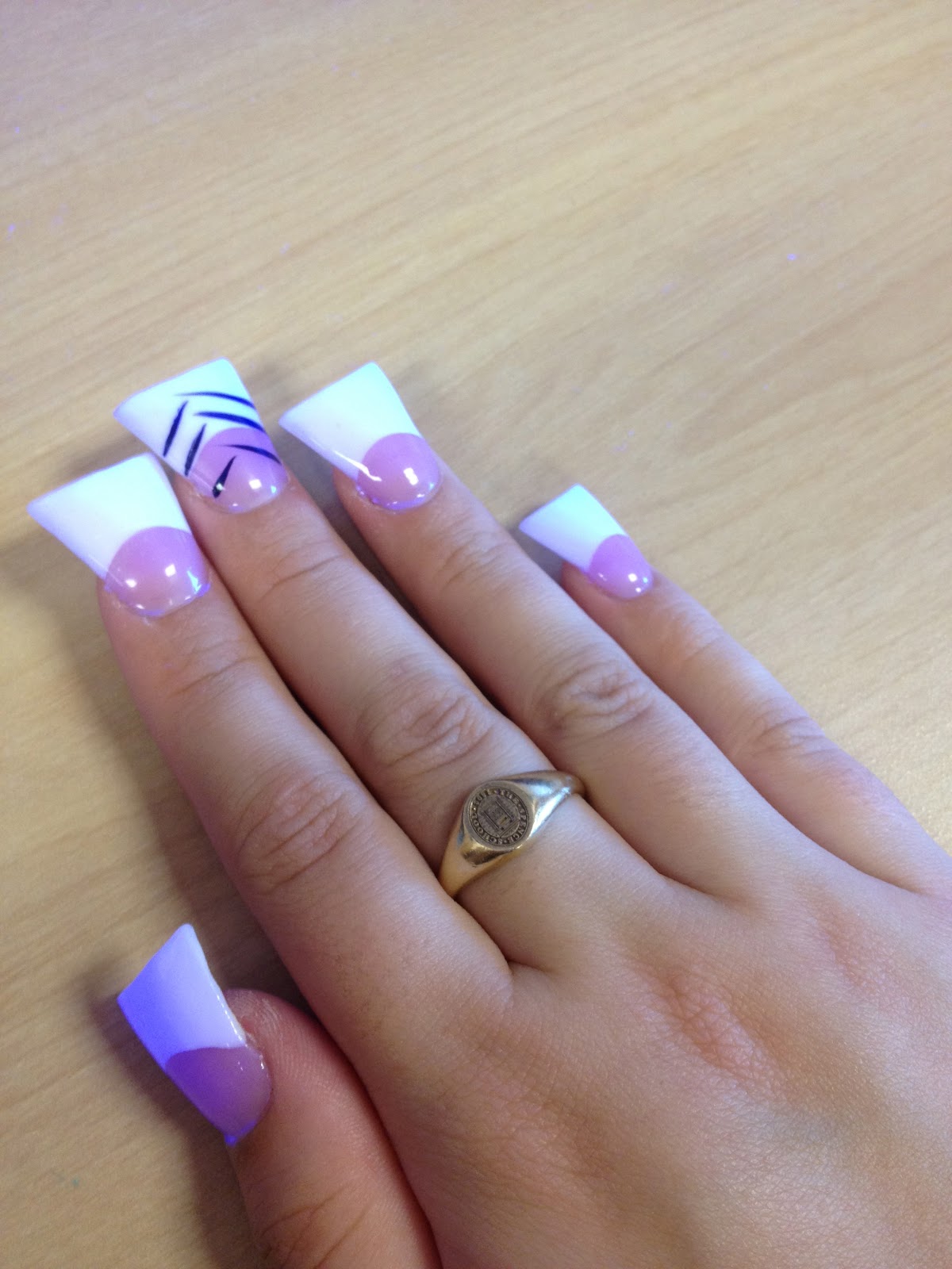 Terribly Haute Beauty: FLARE NAILS