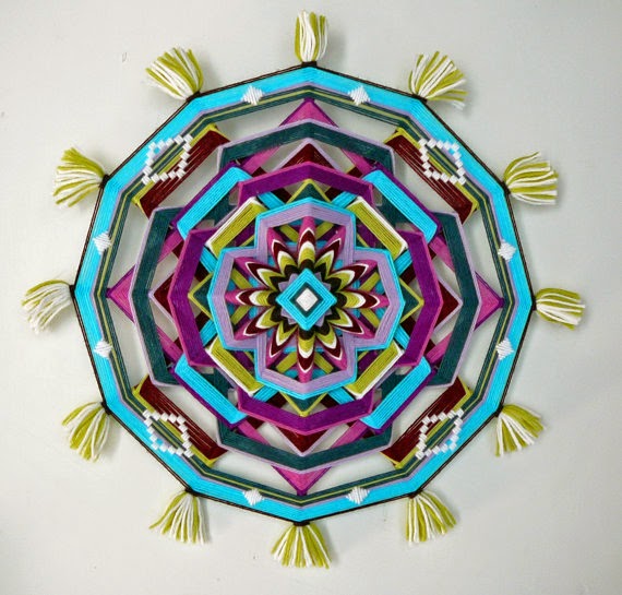 Cassie Stephens: In the Art Room: God's Eye (Ojo de Dios)