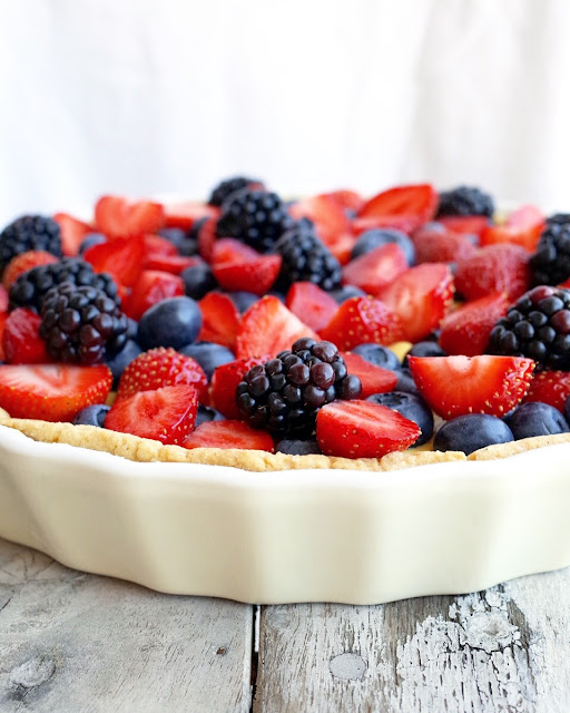 Tarte aux fruits rouges et crème citron ! - Pétille