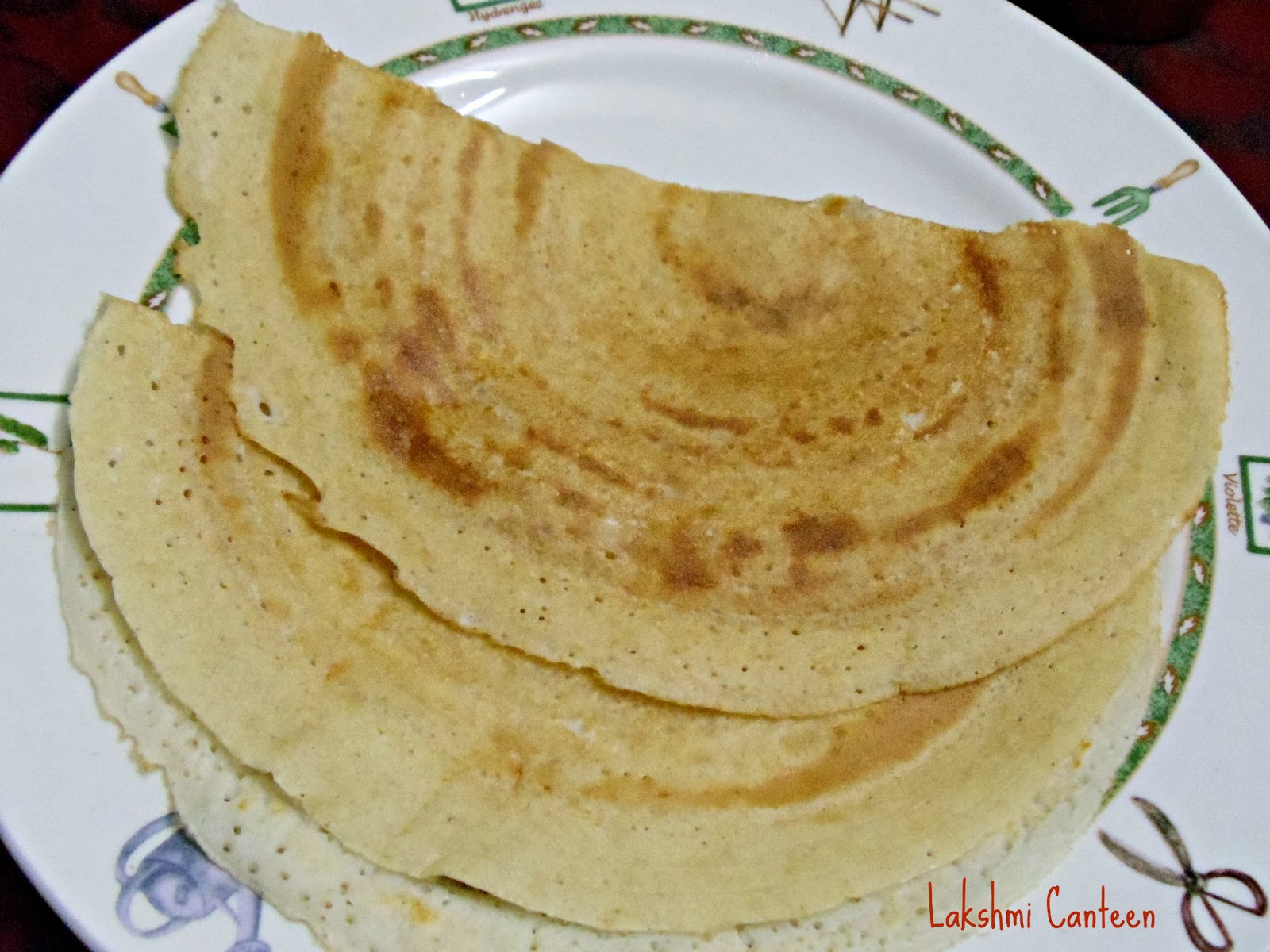 Lakshmi Canteen: Udidu- Maida Polo (Urad dal- Maida Dosa)