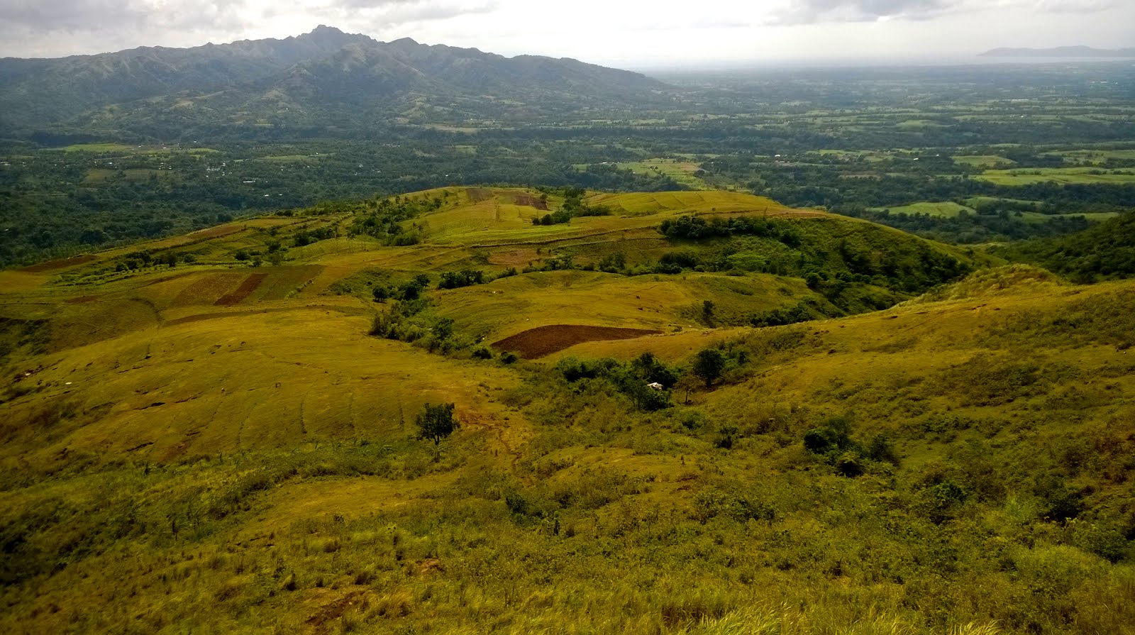 Hiking Chronicles: Talamitam-Apayang Traverse ~ The Nerdy Traveler