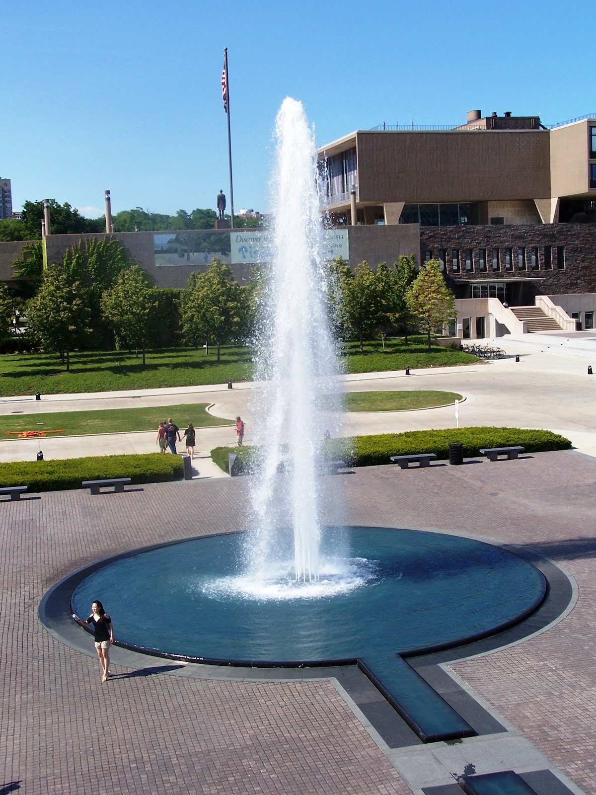 A GREAT EUROPE TRIP PLANNER: MUSEUM ON THE LAKE