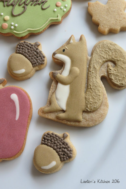 Lanteri's Kitchen - Sweet Little Things: Autumn Biscuits