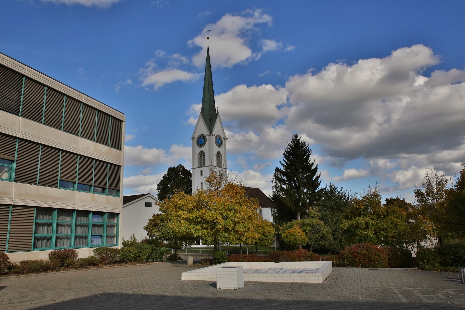 Seon AG: Hertimattschulhaus und Ref. Kirche