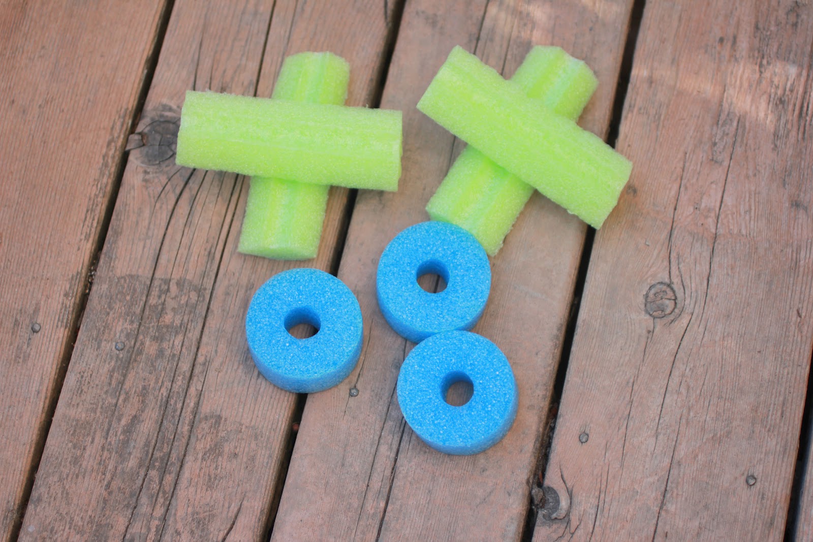 Pool Noodle Tic Tac Toe - Repeat Crafter Me