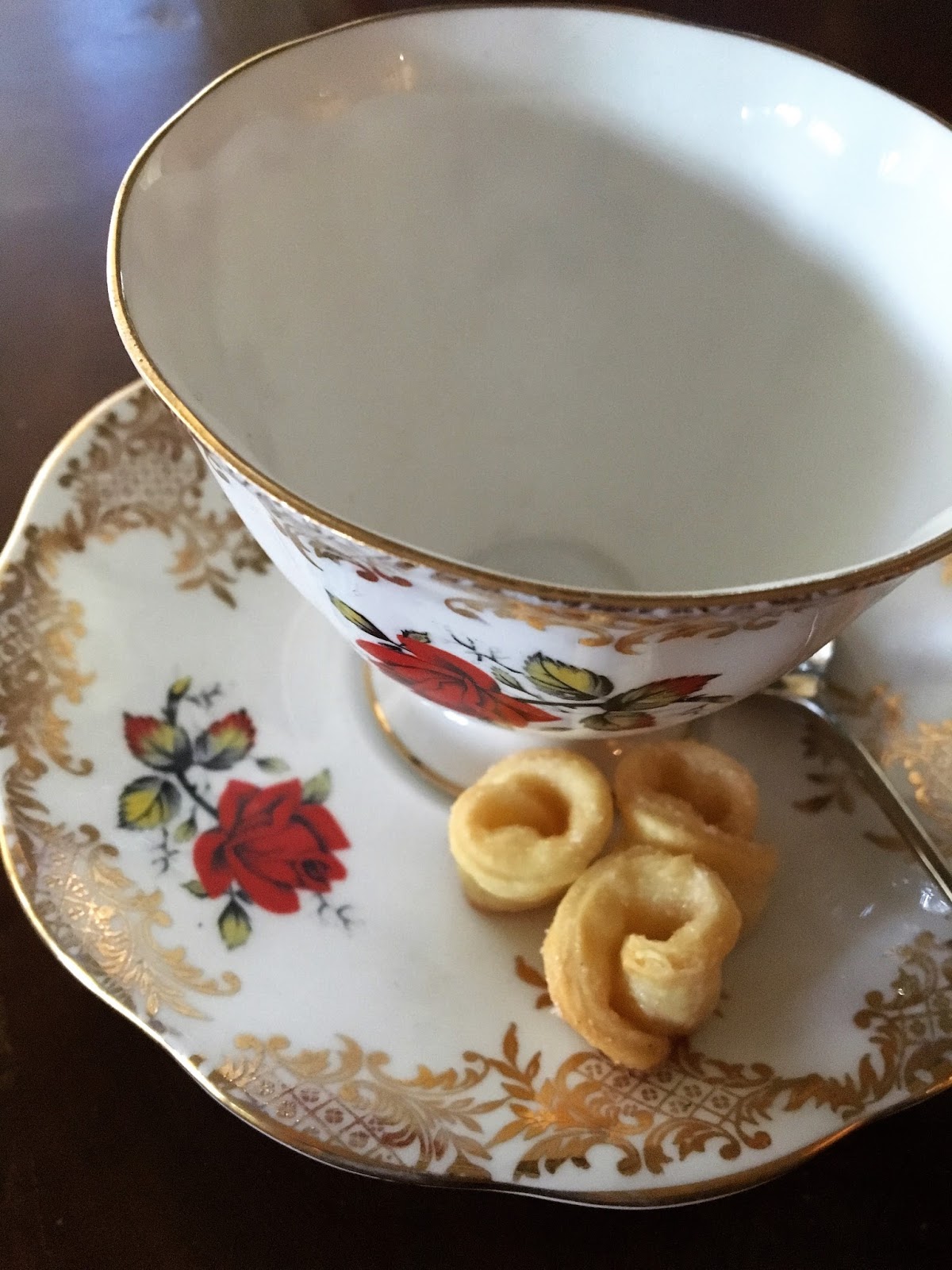 A Tray of Bliss: A Homespun Year....Shortcrust Pastry Rosettes...
