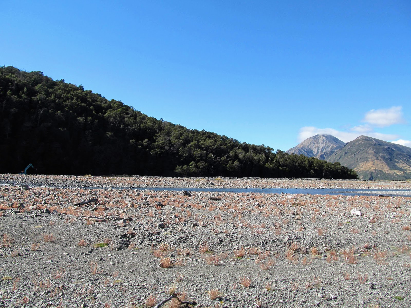 Tramping in the New Zealand backcountry: NZ Bush Adventures: Hawdon ...