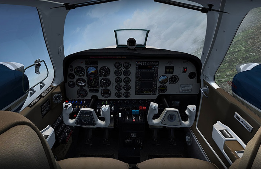 AirDailyX: The Baron 58 in the departing lounge