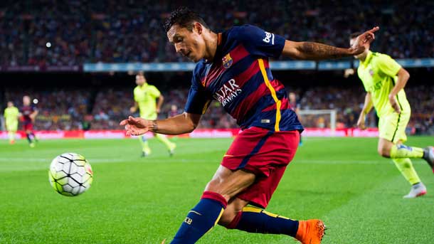 La renovación de Adriano con el Barcelona, estancada