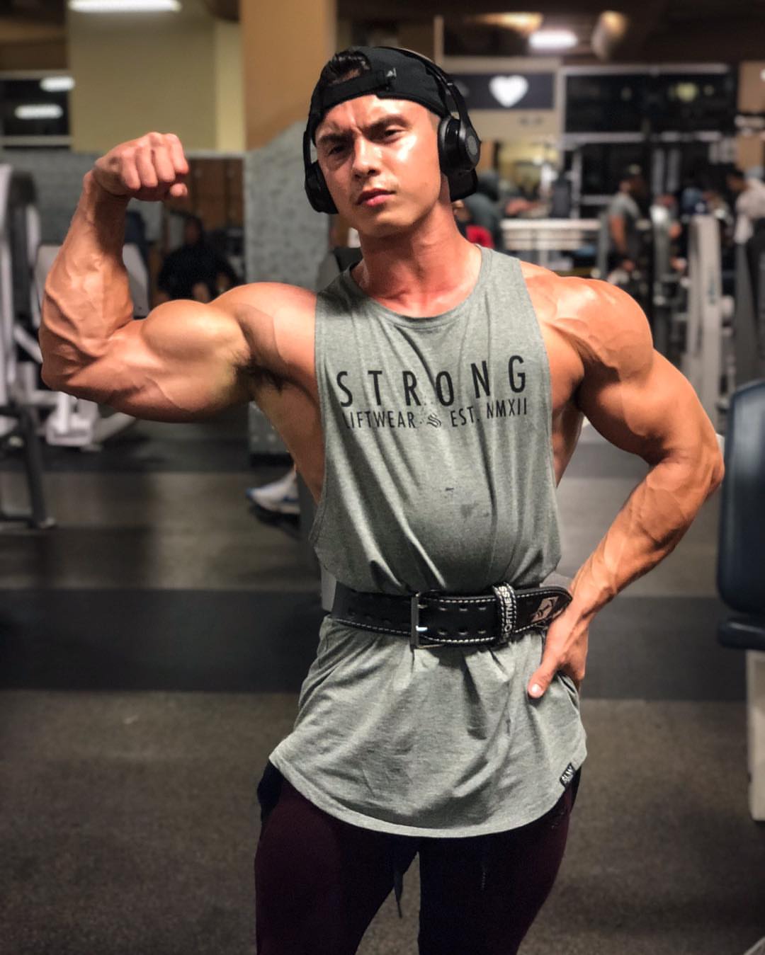 the beauty of male muscle: Christian