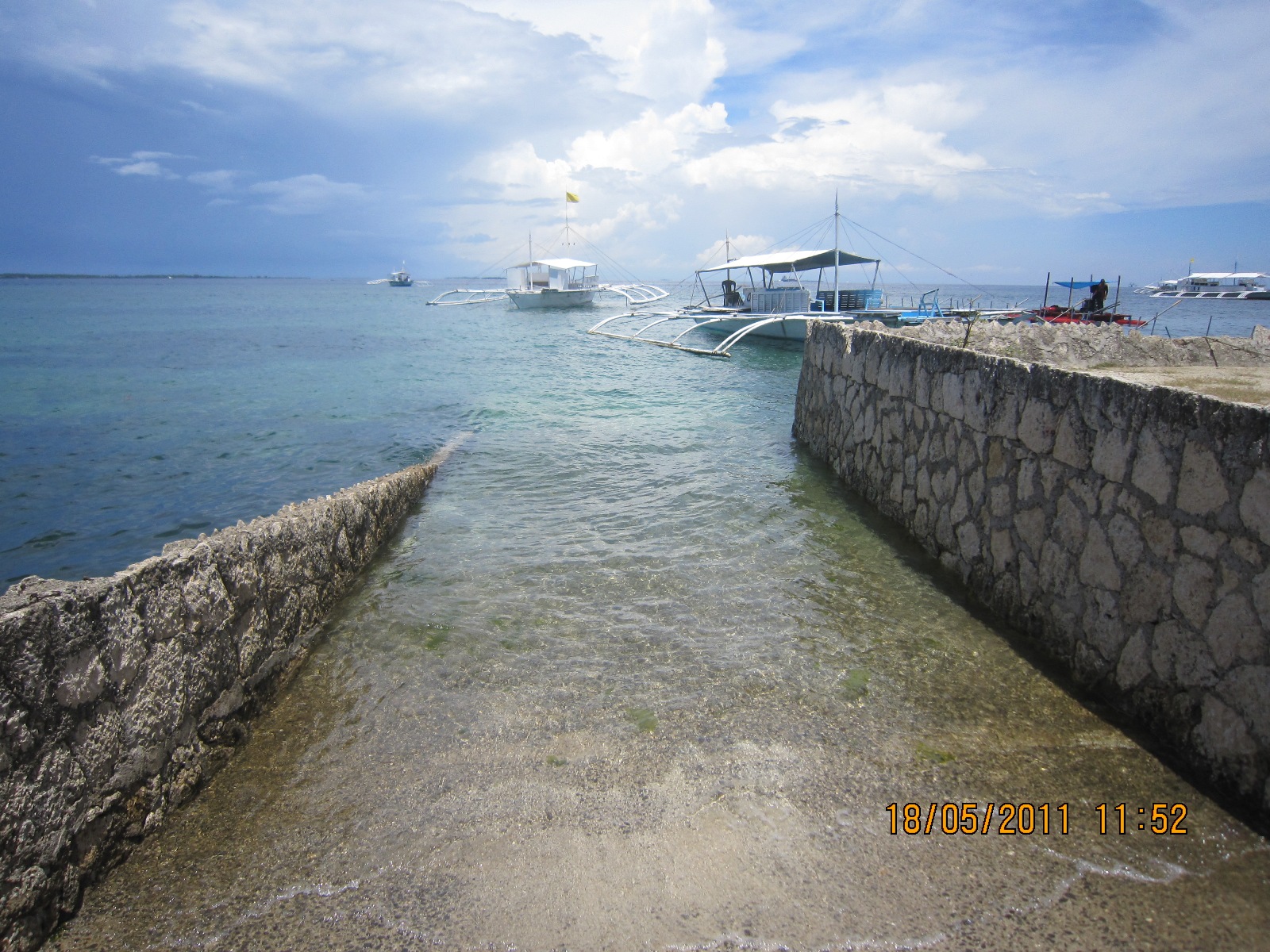 Mactan Real Estate: Maribago Beach Lot, Mactan Island, Very close to a ...