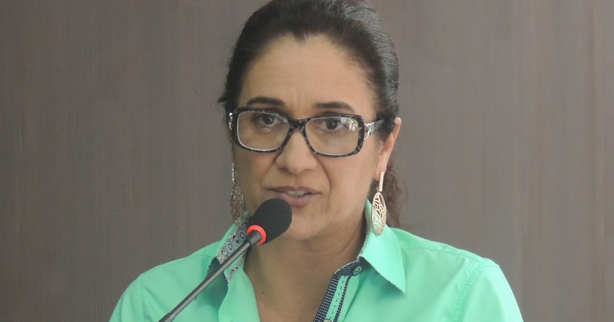 APÓS QUASE TRÊS DÉCADAS DE DEDICAÇÃO, MARIA SOLANGE DEIXA A ASSESSORIA ...