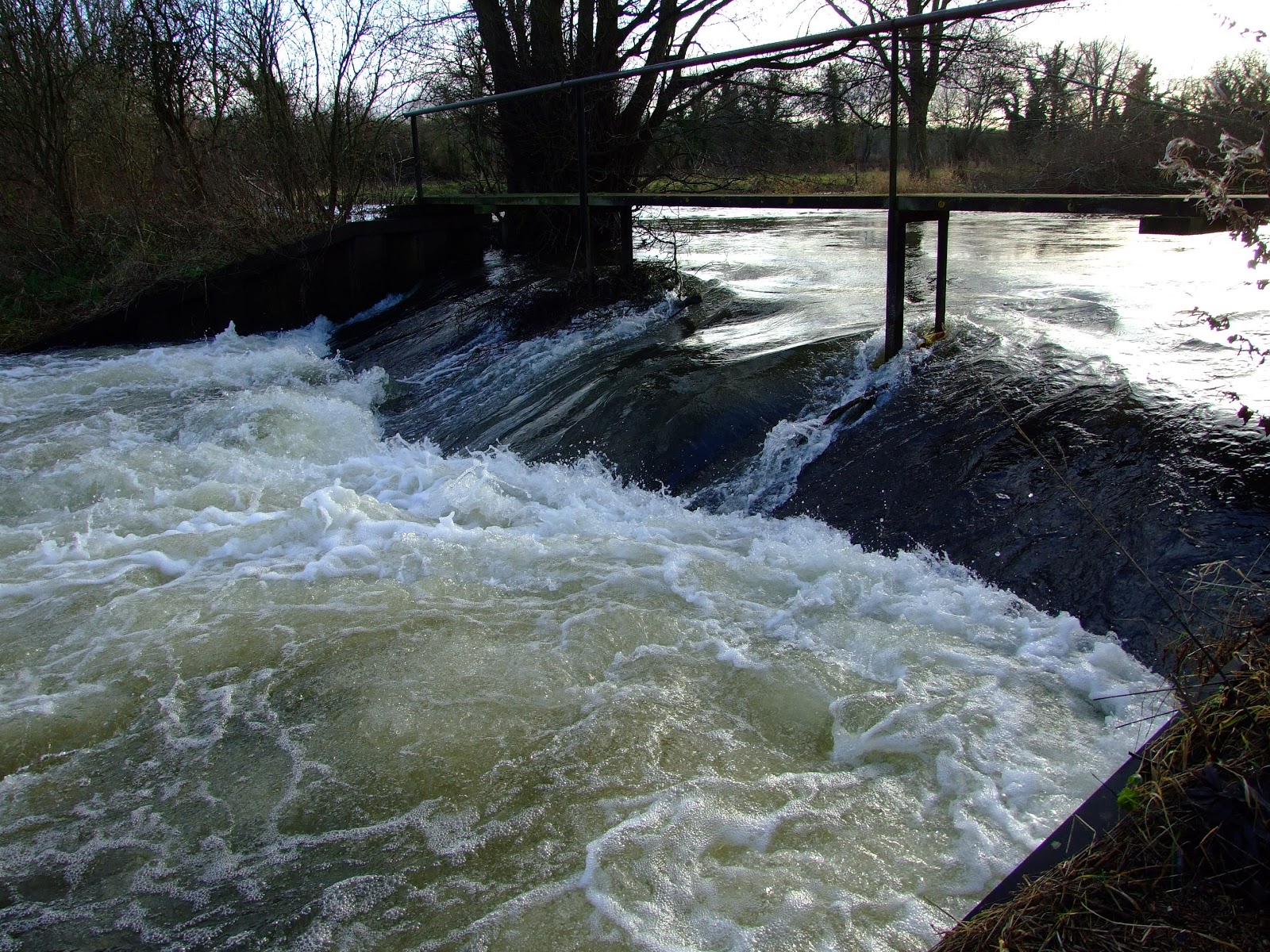 Canoeing and Kayaking on The River Kennet: Water levels up and down the ...