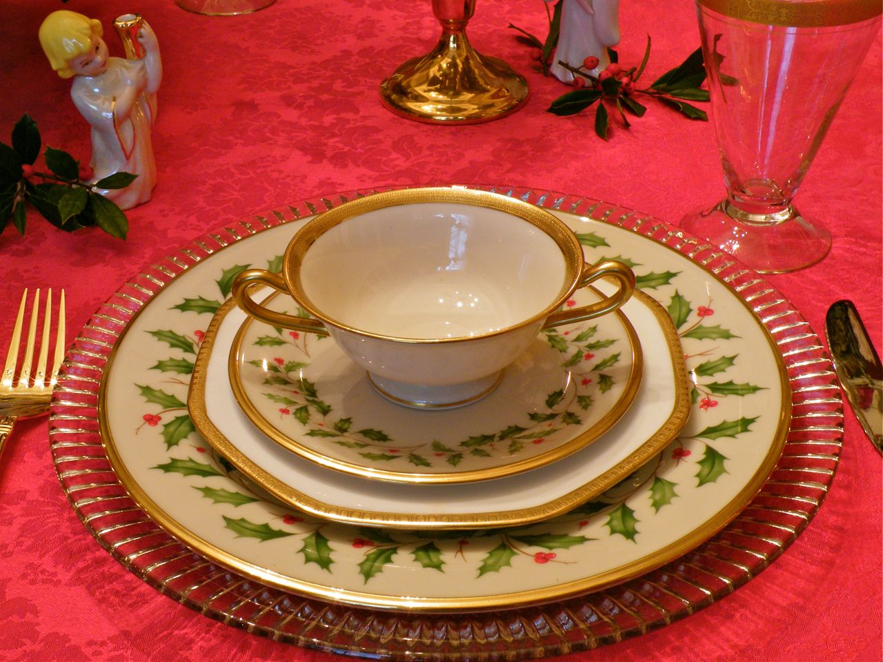 SEASONAL SIMPLICITY: A Lenox Holiday Tablescape