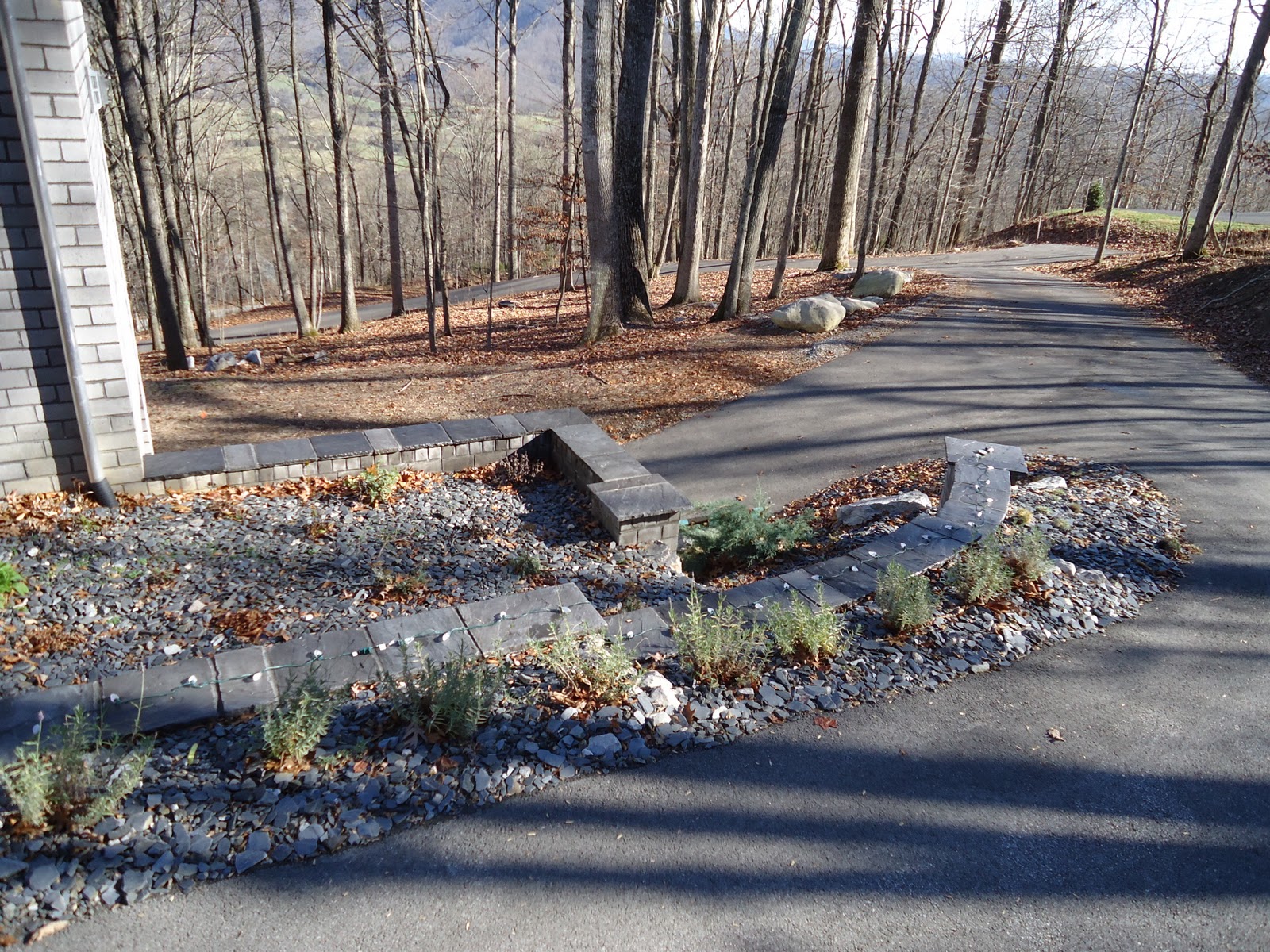 Builderscrete Cellulose Products: Cove Stone Caps On Builderscrete Walls