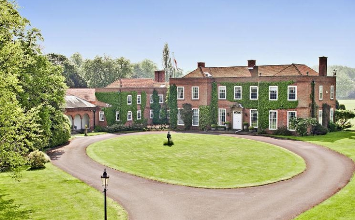 Landed families of Britain and Ireland: (14) Acklom of Wiseton Hall