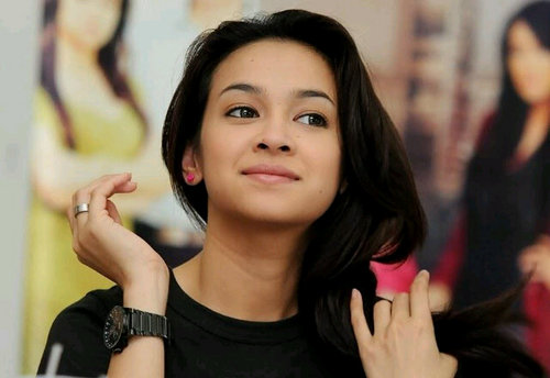 Biodata Dan Profil Aryani Fitriana - Biodata Artis