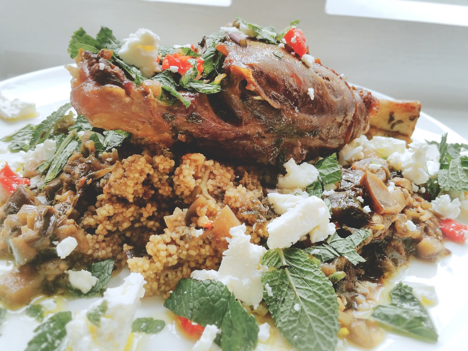 Hamburger kookt: Wat is Wat is de wat? En lamsschenkel met aubergine