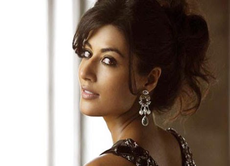 Bollywood Hollywood Lip Lock: Chitrangada Singh Cute Pics