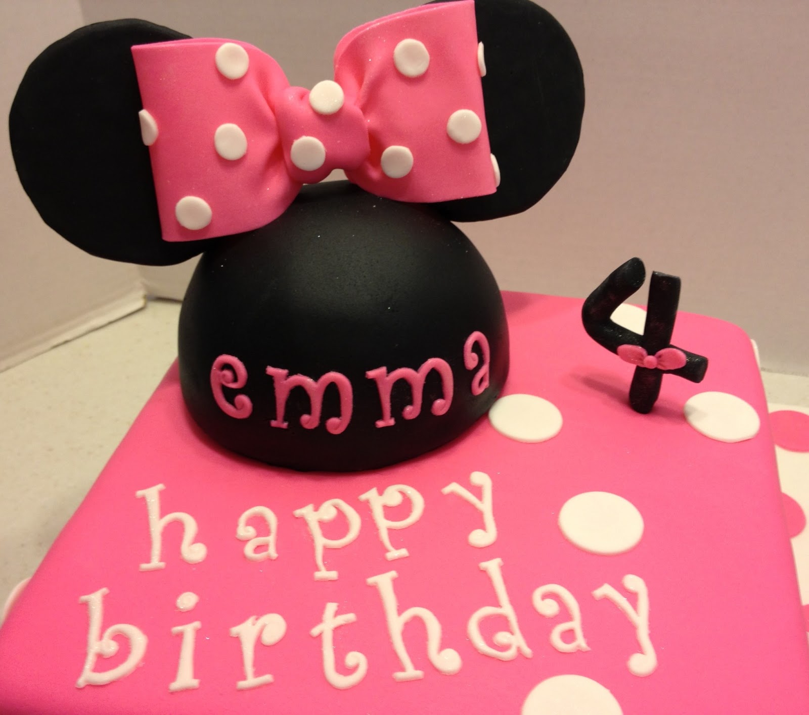 MaryMel Cakes: Emma's Minnie Mouse birthday