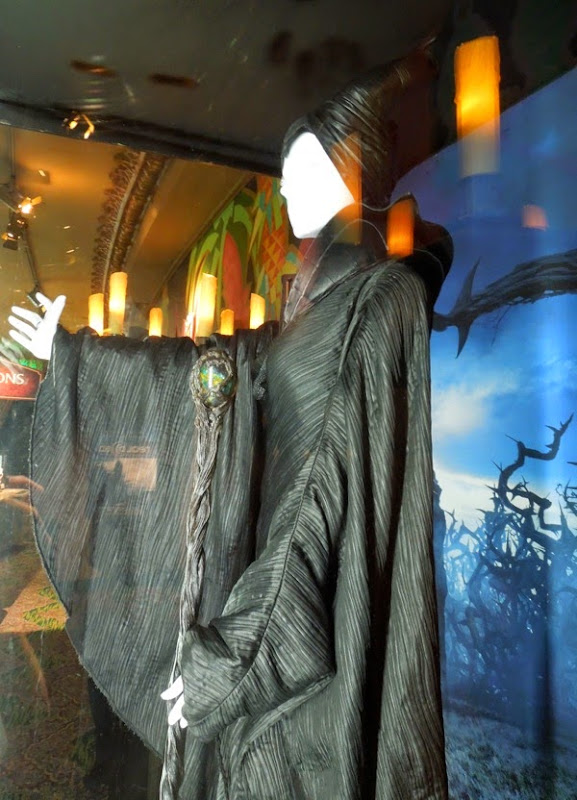 Hollywood Movie Costumes and Props: Angelina Jolie's Maleficent ...