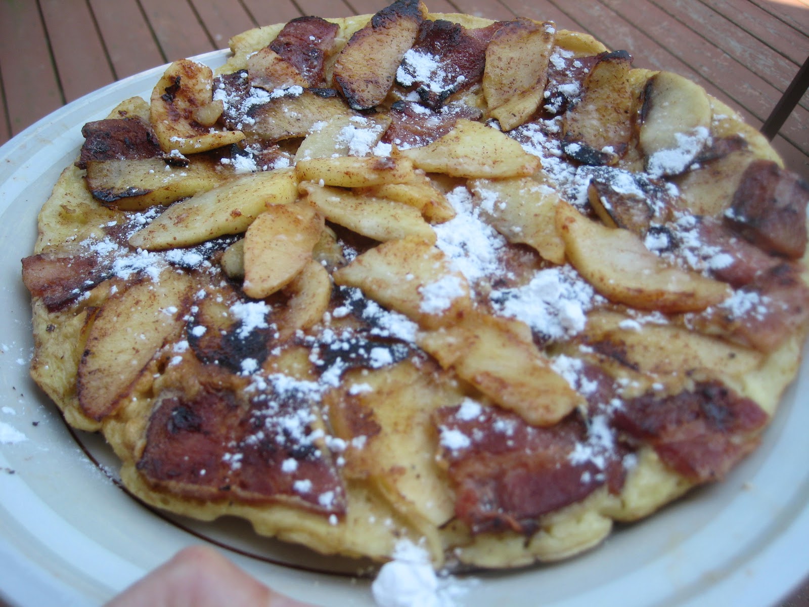 Day to Day Mish Mash: Apple and Bacon Dutch Pancake (Pannenkoeken)